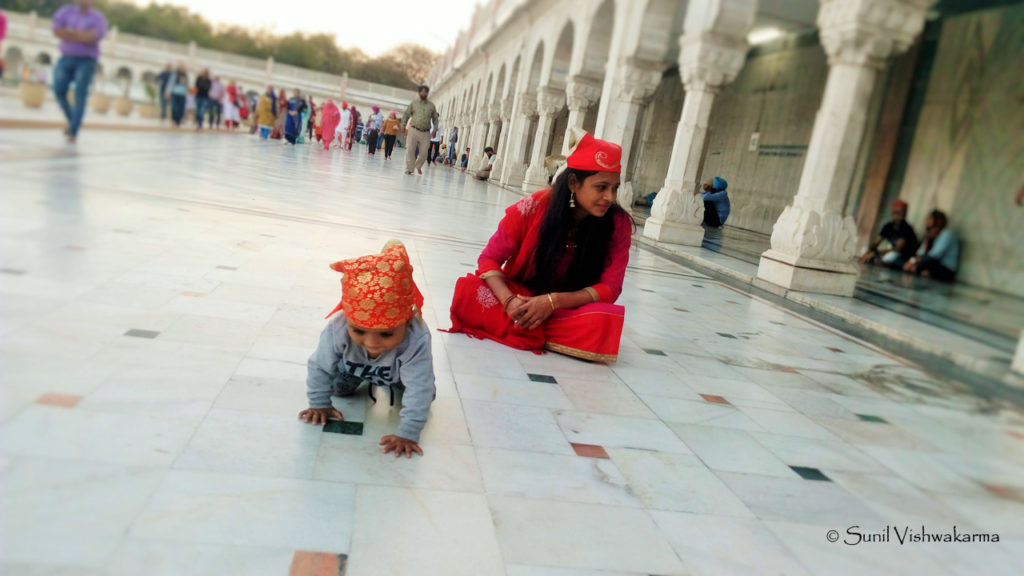 Bangla Sahib: Gurudwara is the word for a Sikh house of worship ...